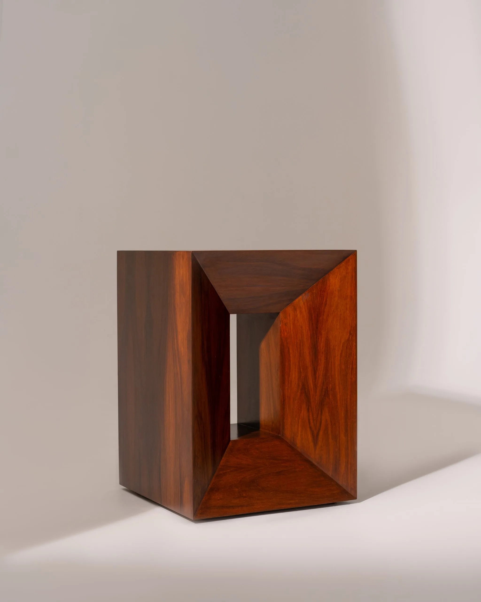 Bloco Table – Labok.pk